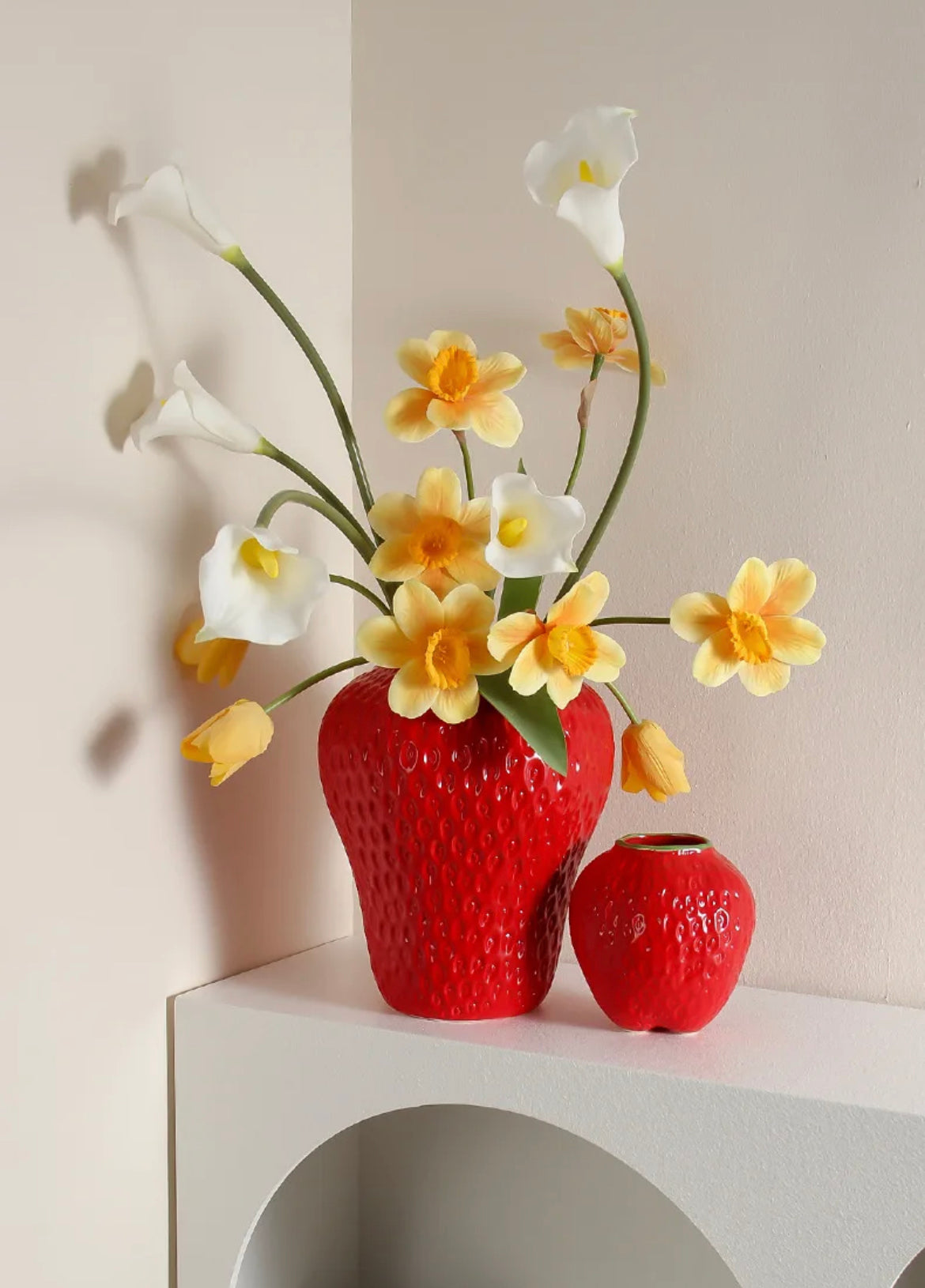 Ceramic Strawberry Vase: Elegant 3D Design for Modern Decor – THE ...